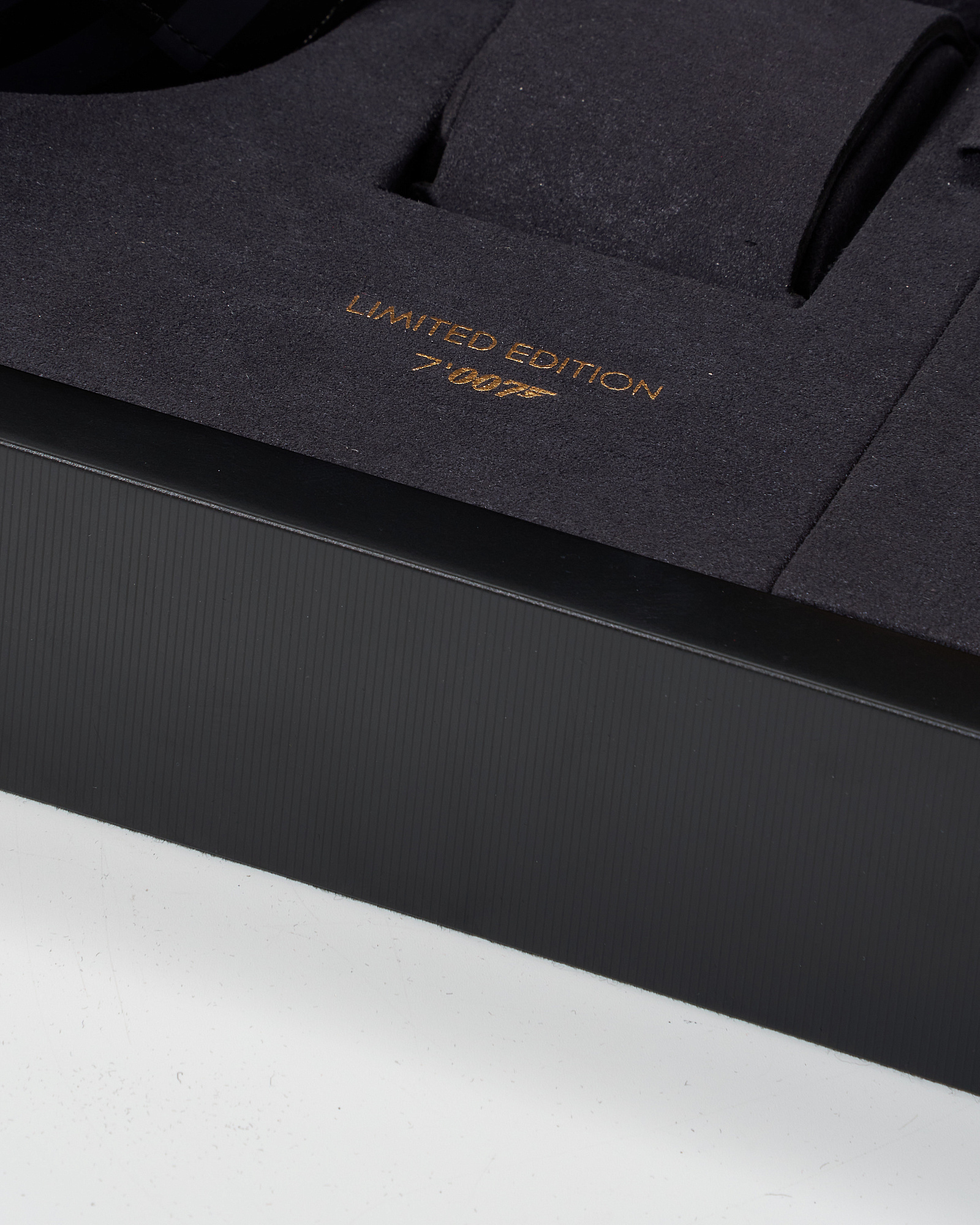 Omega Seamaster 007 Box