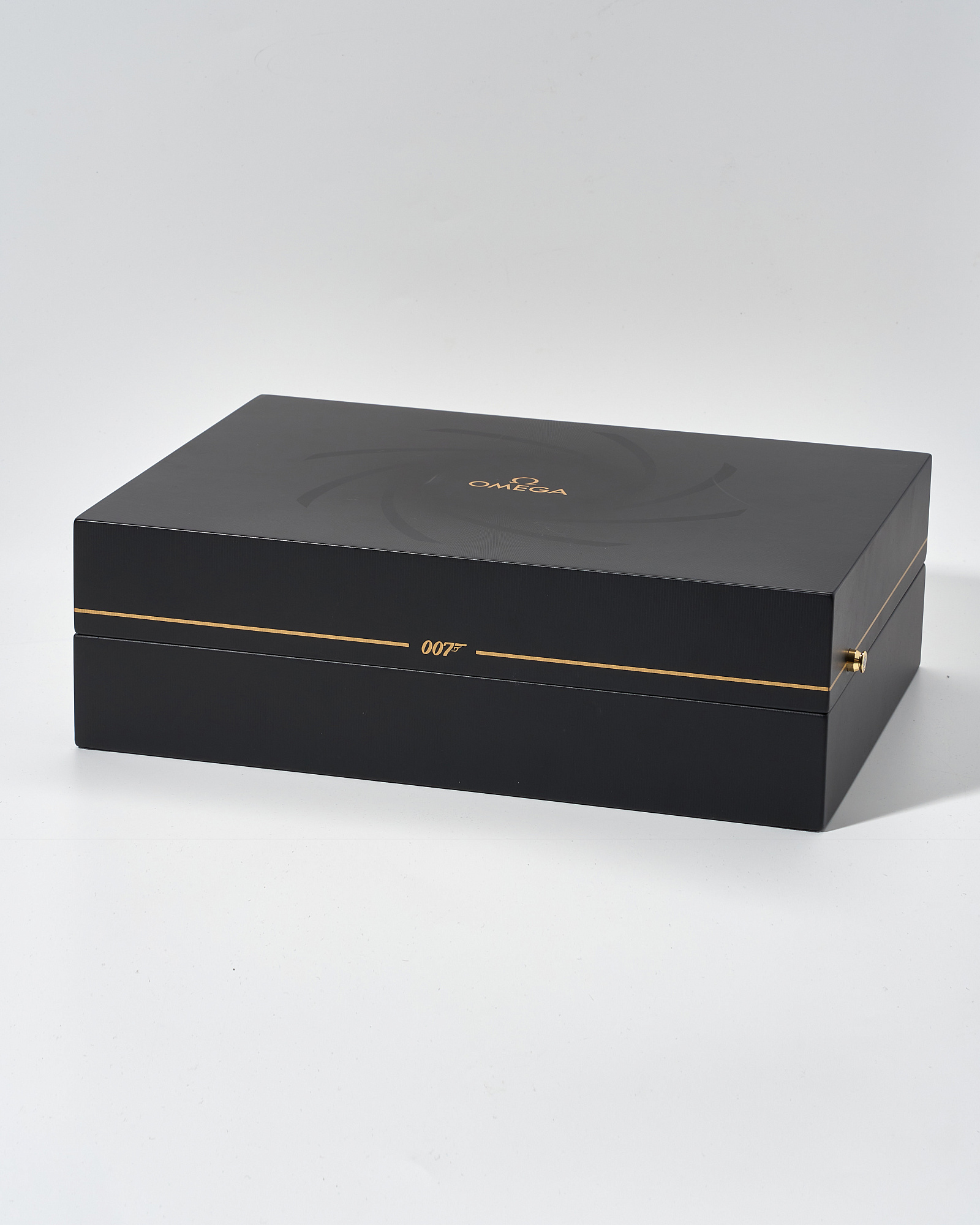 Omega Seamaster 007 Box