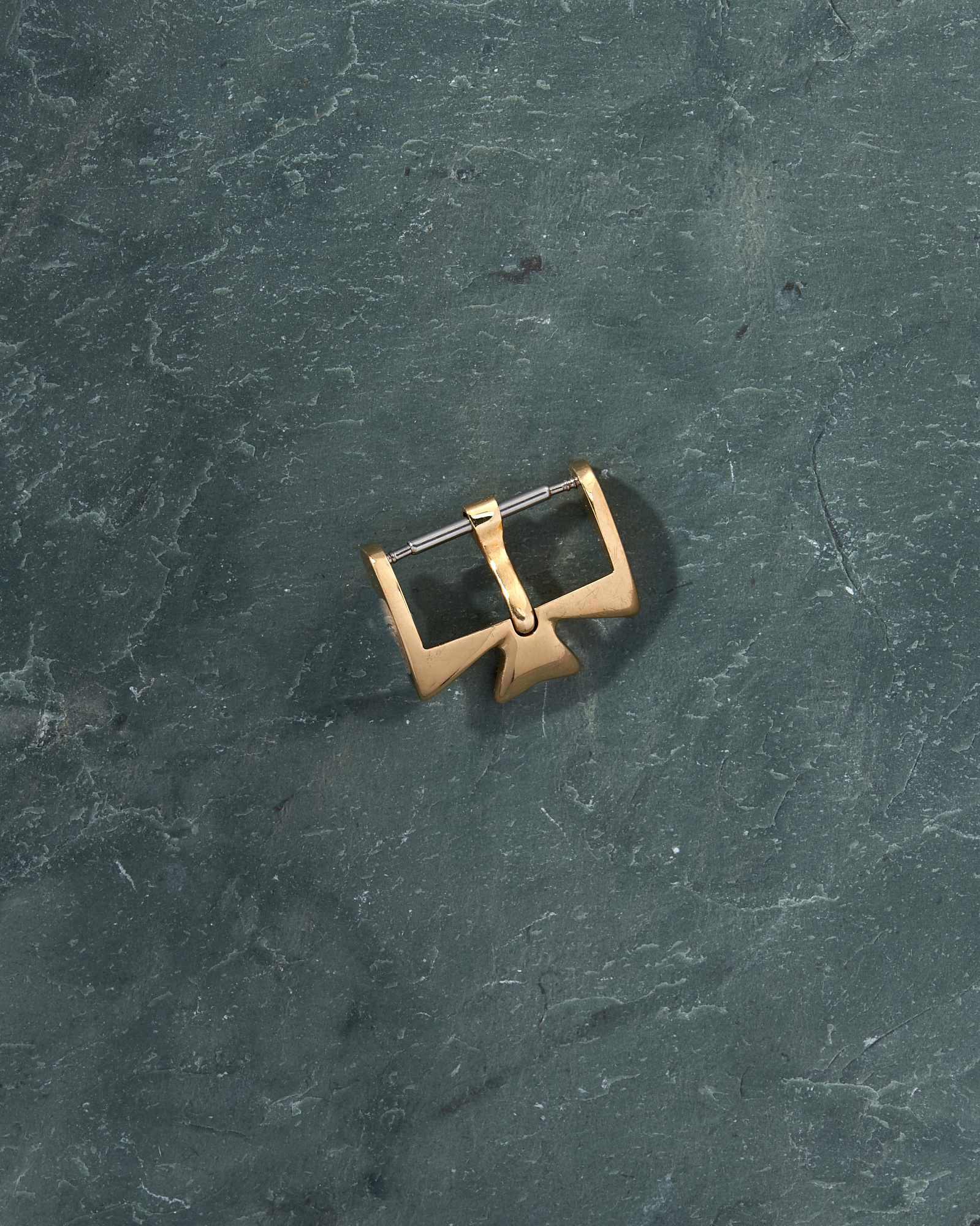 Vacheron Constantin Yellow Gold Buckle 16 mm. Застежка с помощью шипа.