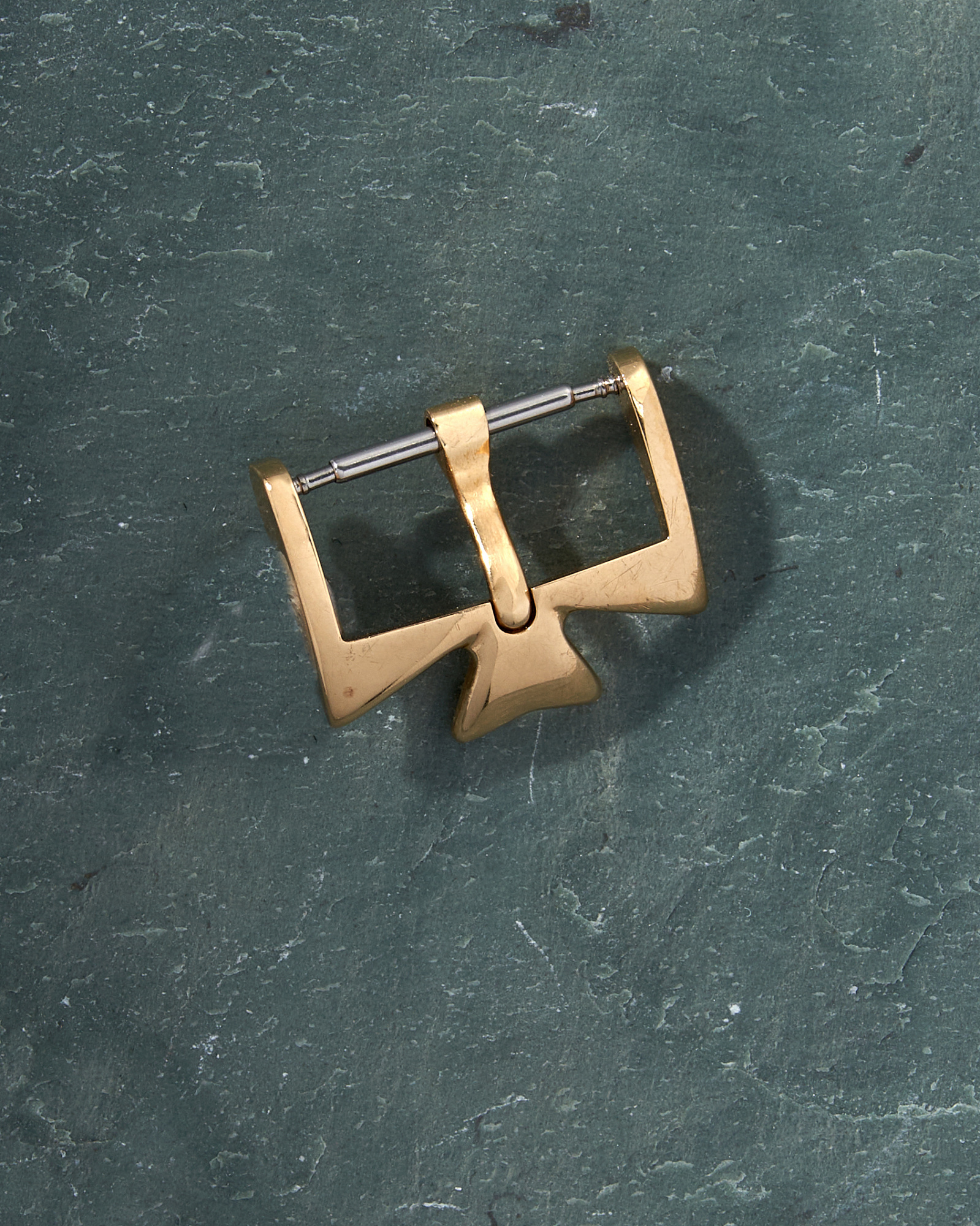 Vacheron Constantin Yellow Gold Buckle 16 mm. Застежка с помощью шипа.